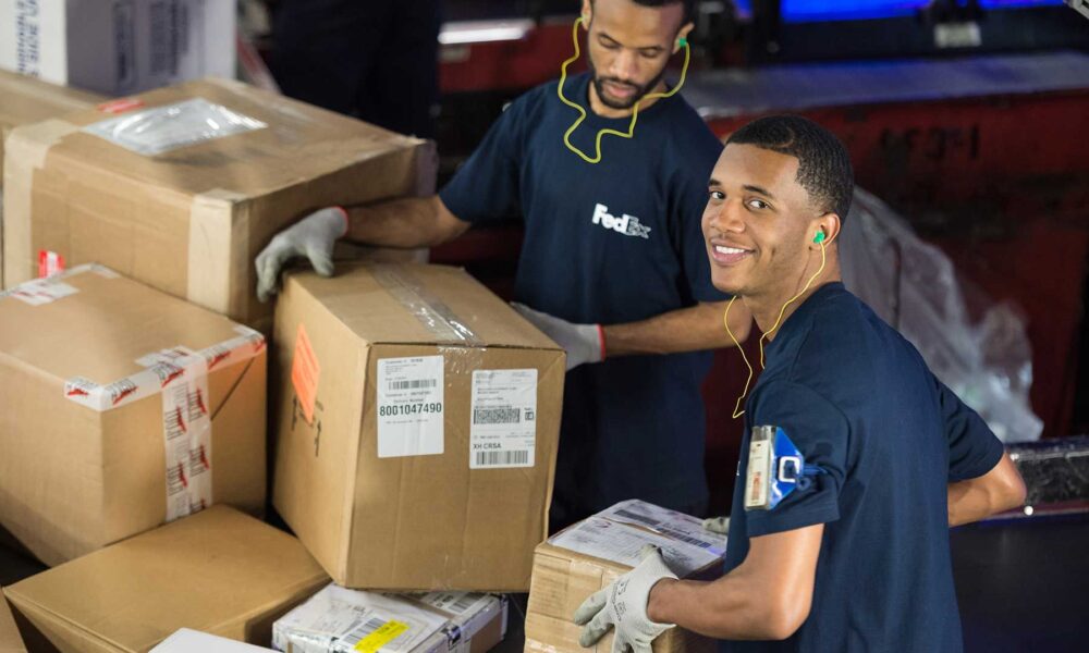 Job Opportunities In Canada For Foreigners – Package Handler (Warehouse ...
